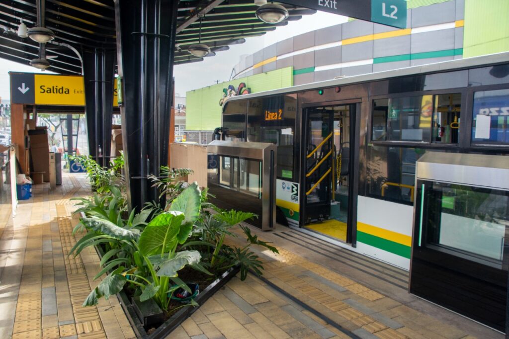 Las 5 ecoestaciones de Metroplús de la Avenida Oriental cumplen 2 años ...